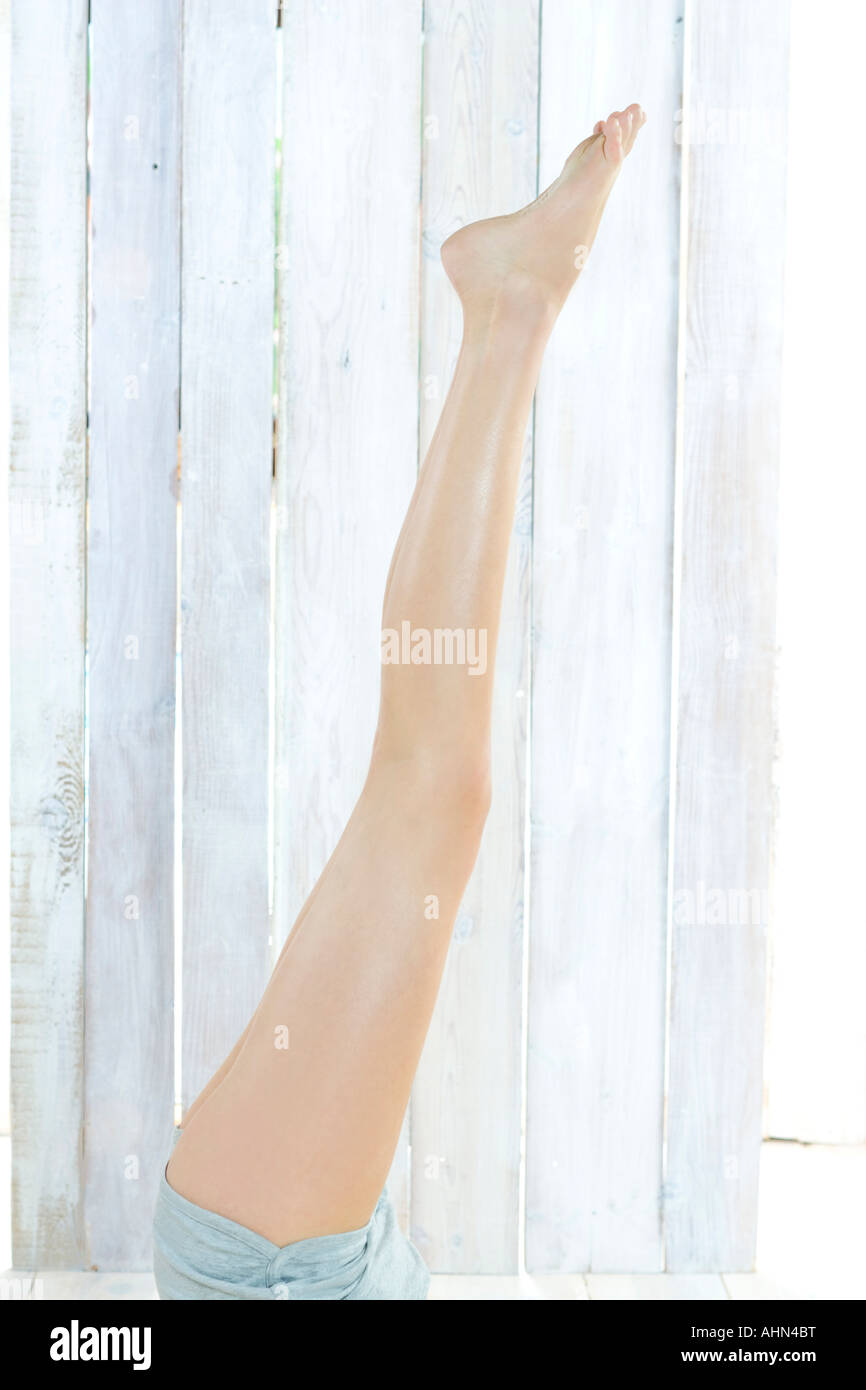 Shapely legs hi-res stock photography and images - Alamy