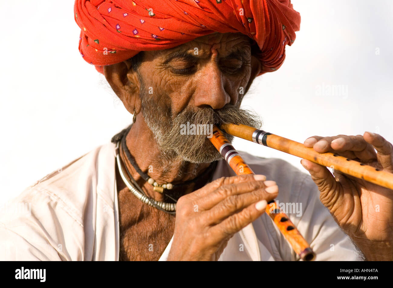 Man male turban music instrument hi-res stock photography and images ...
