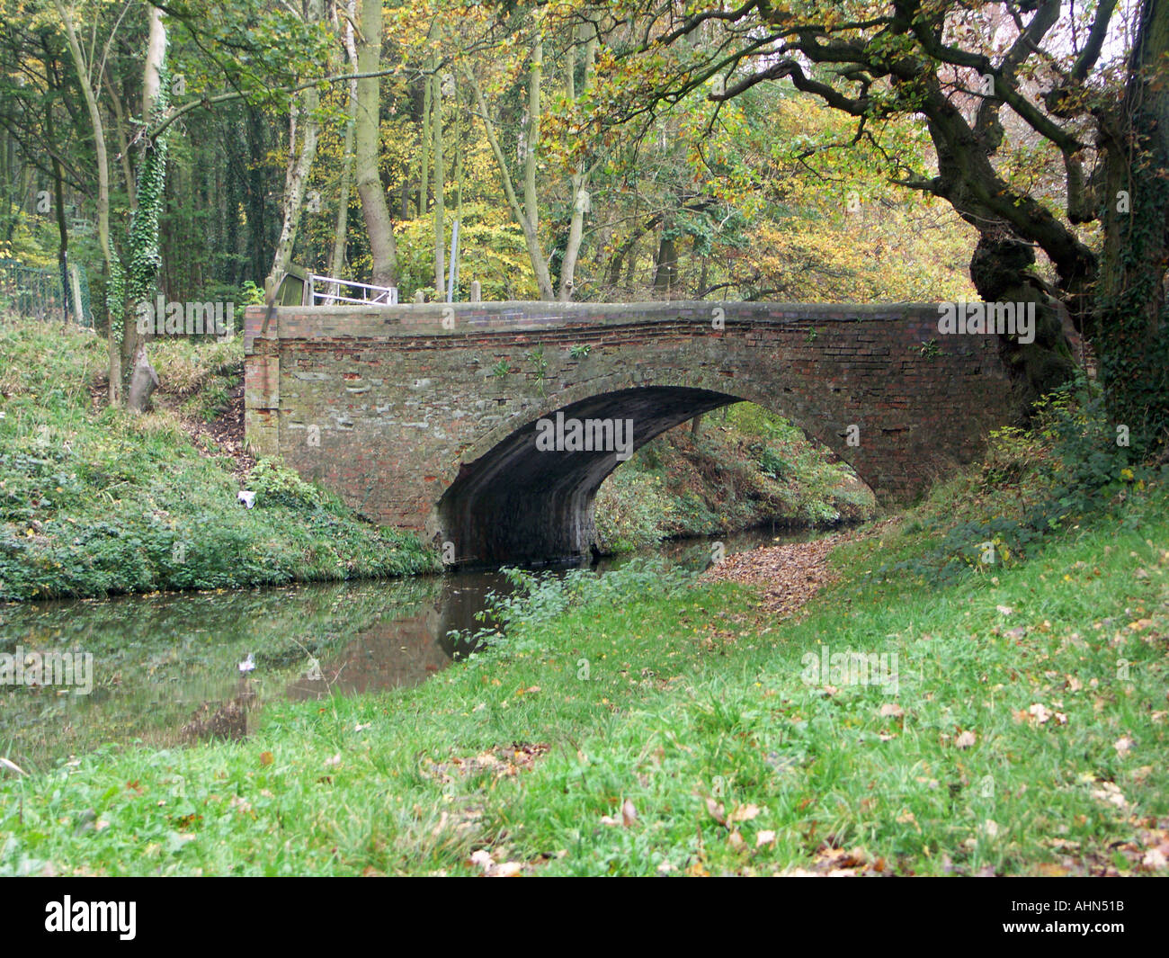 Canal Bridge Hopwas Woods Stock Photo - Alamy