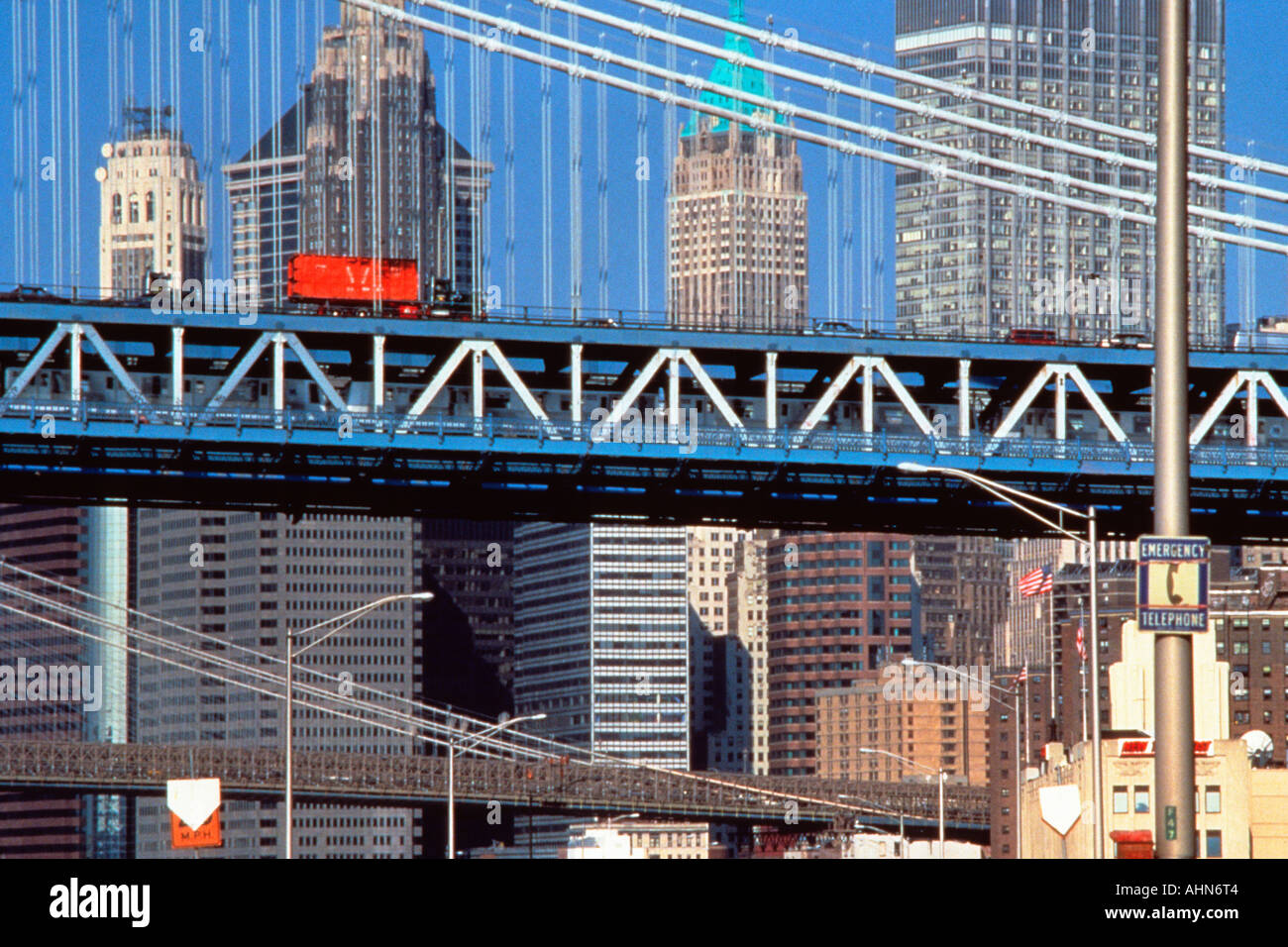 New York skyline, 40 Wall Street, aka the Trump Building, Brooklyn ...