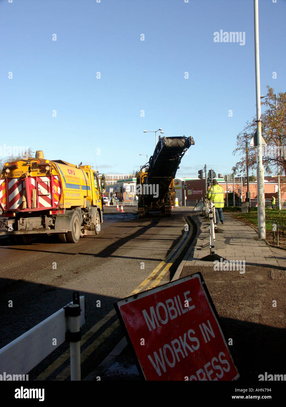 Tarmac stripping machine hi-res stock photography and images - Alamy