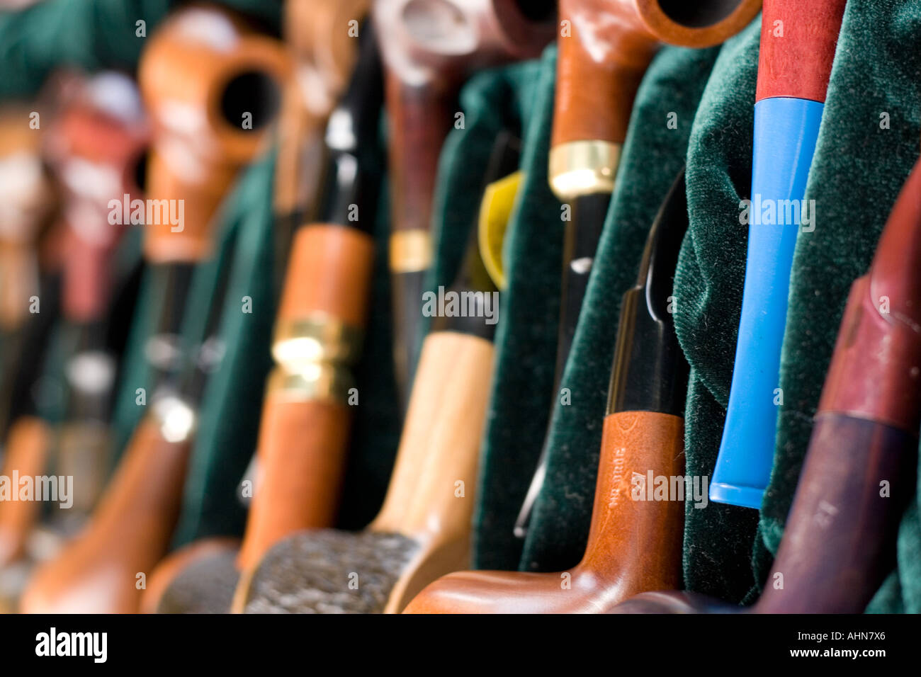 Smoking box hi-res stock photography and images - Alamy