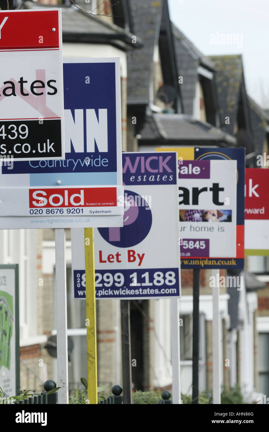 Estate Agents signs Stock Photo - Alamy