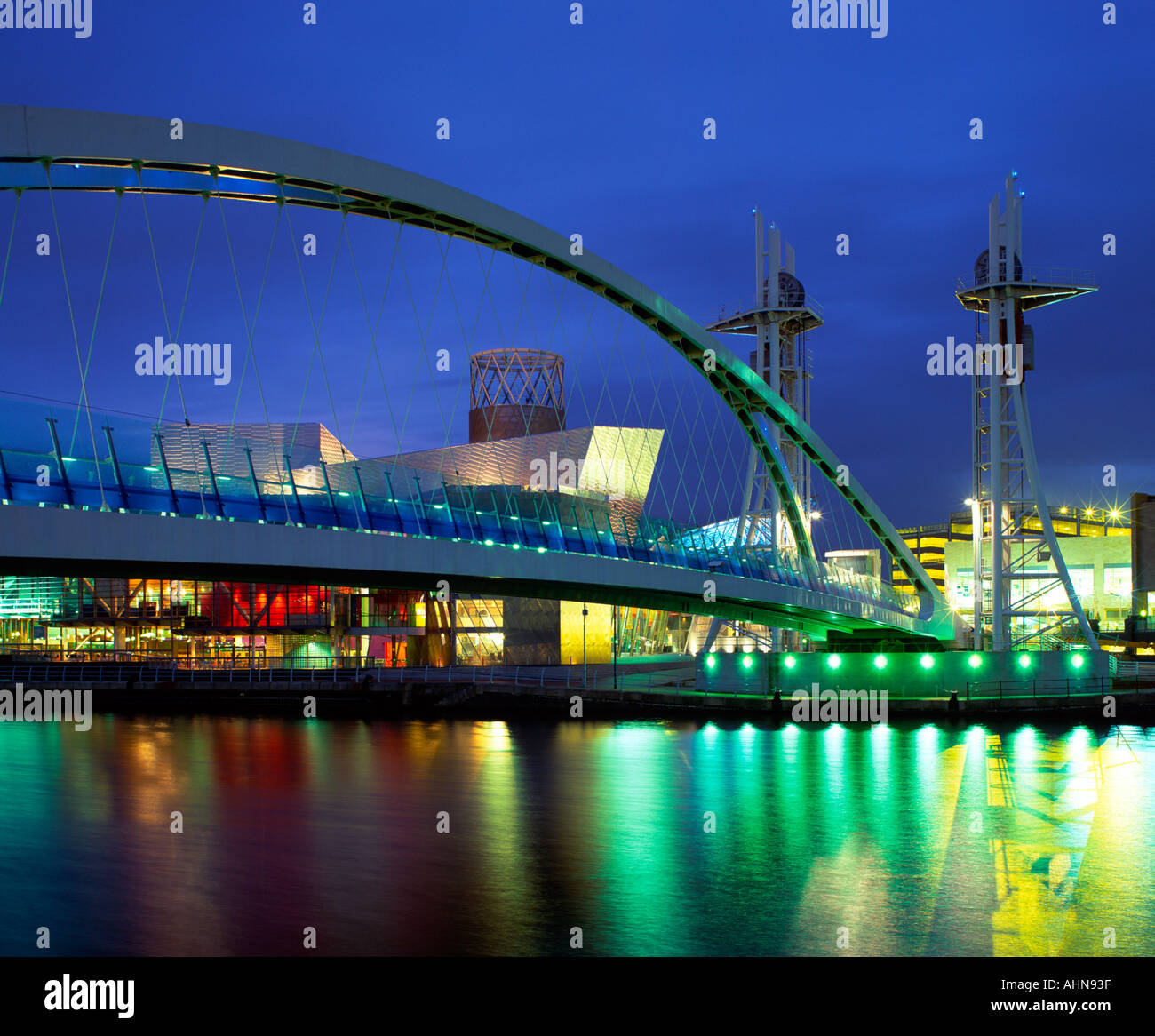 Manchester lowry centre hi-res stock photography and images - Alamy