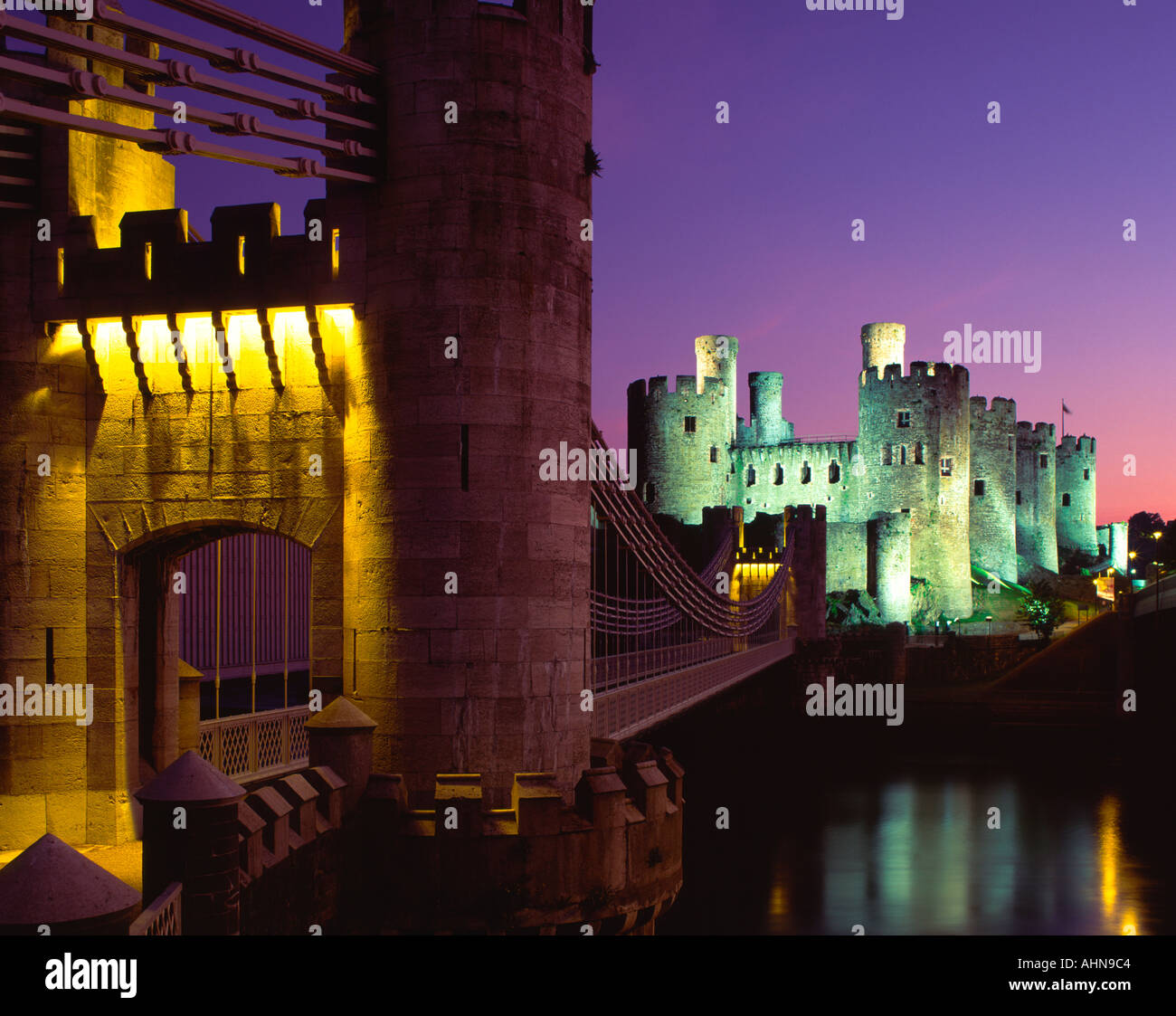 Conwy castle night hi-res stock photography and images - Alamy