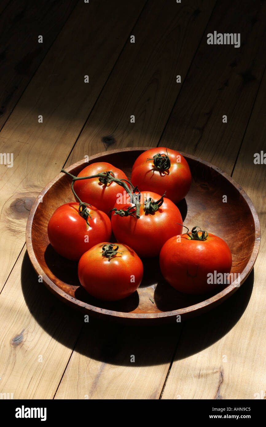 Organic sun ripened tomatoes Stock Photo - Alamy