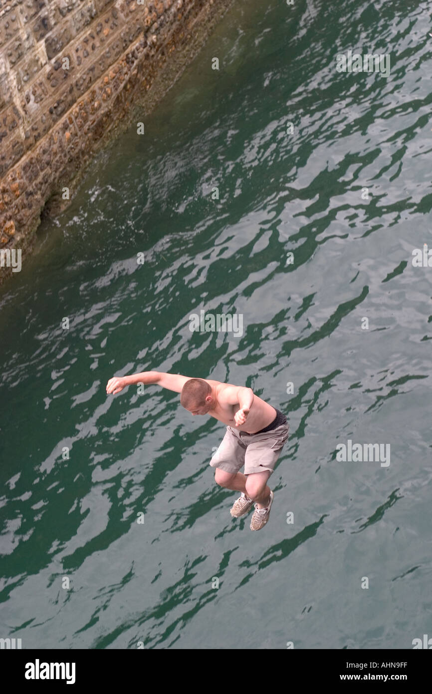 Off pier hi-res stock photography and images - Alamy