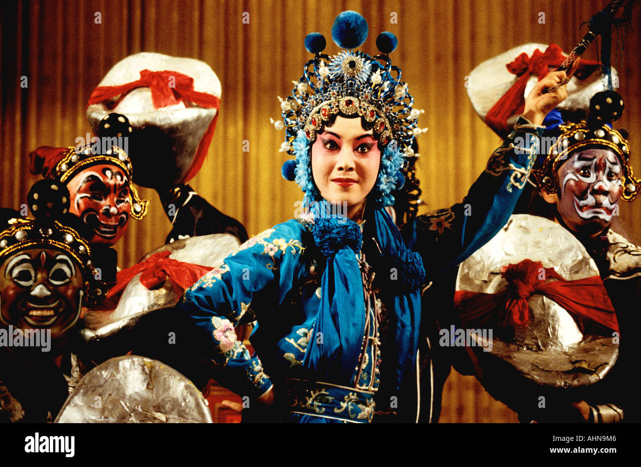 Opera stages hi-res stock photography and images - Alamy