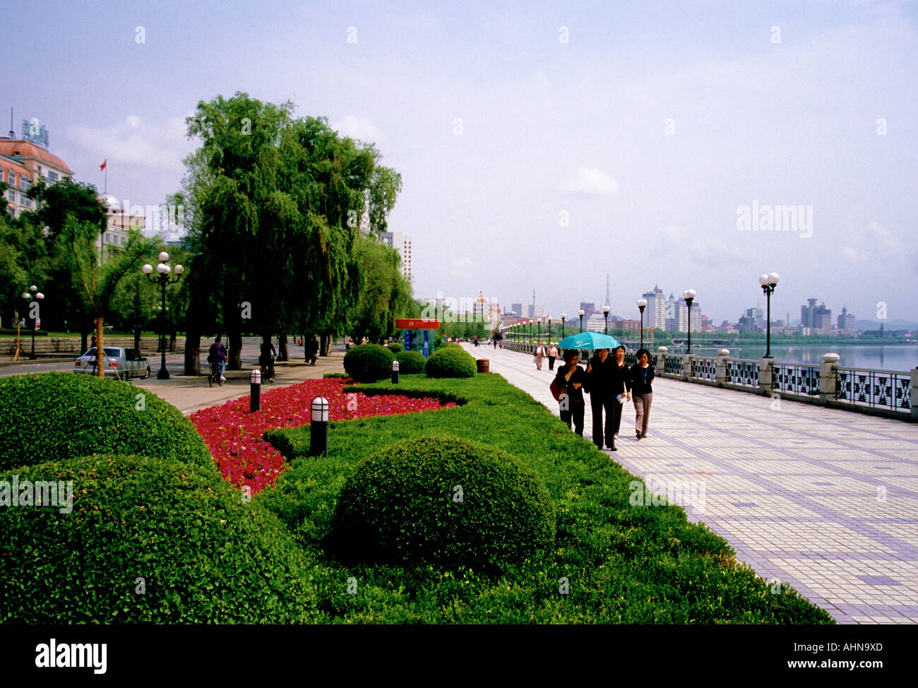 Jilin City promenade along Songhua River Stock Photo - Alamy