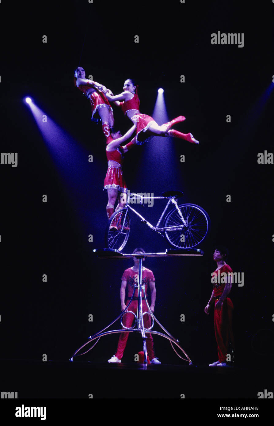 Balancing act hi-res stock photography and images - Alamy