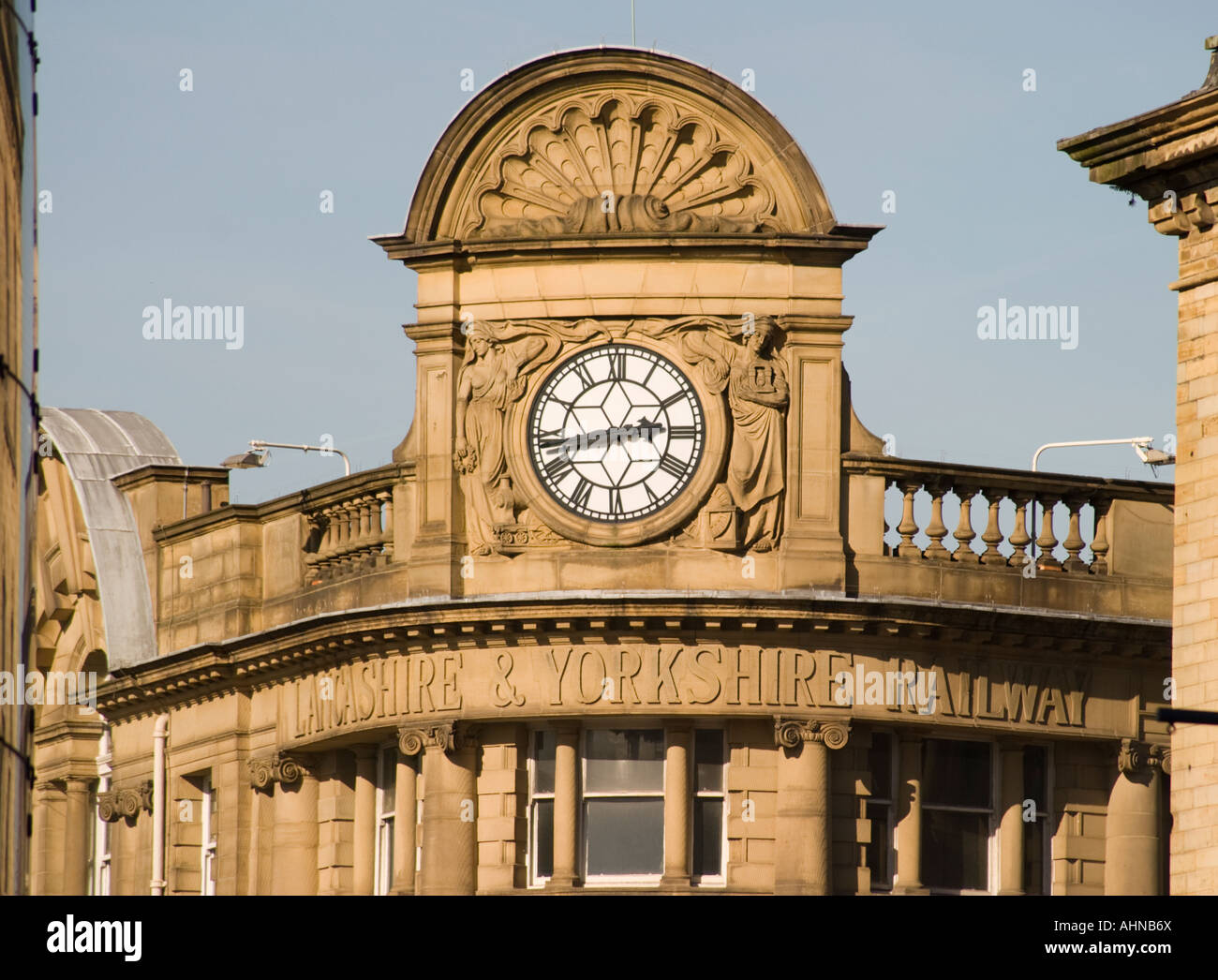 Manchester railway station historic hi-res stock photography and images ...