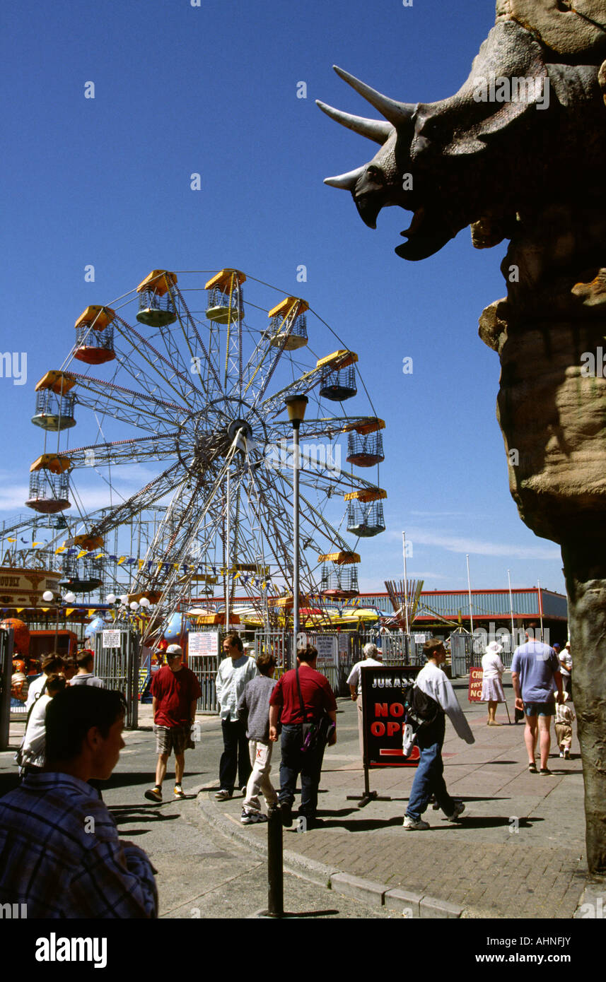 Portsmouth southsea fun fair hi-res stock photography and images - Alamy