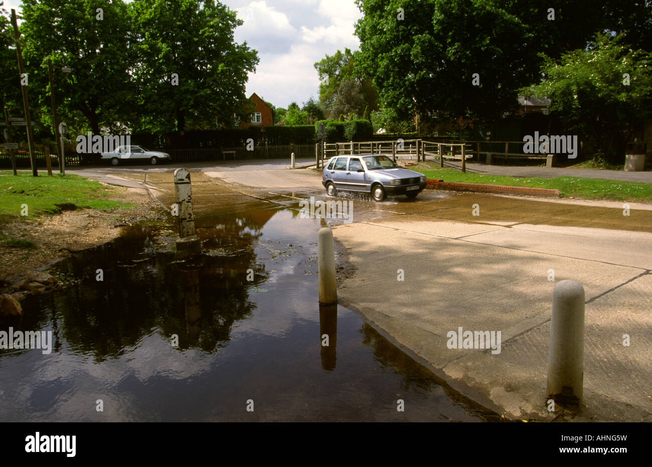 UK Hampshire Brockenhurst the watersplash Stock Photo - Alamy