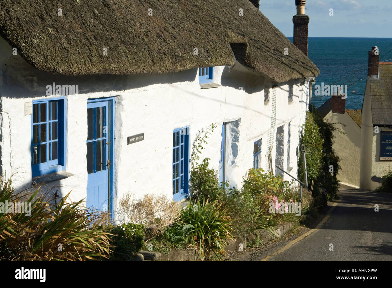 Cadgwith Cove, Cornwall Stock Photo - Alamy