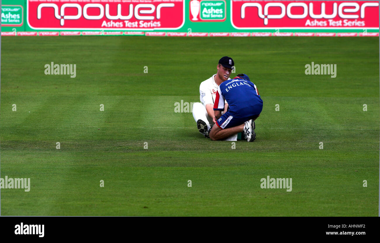 Injured cricket player hi-res stock photography and images - Alamy