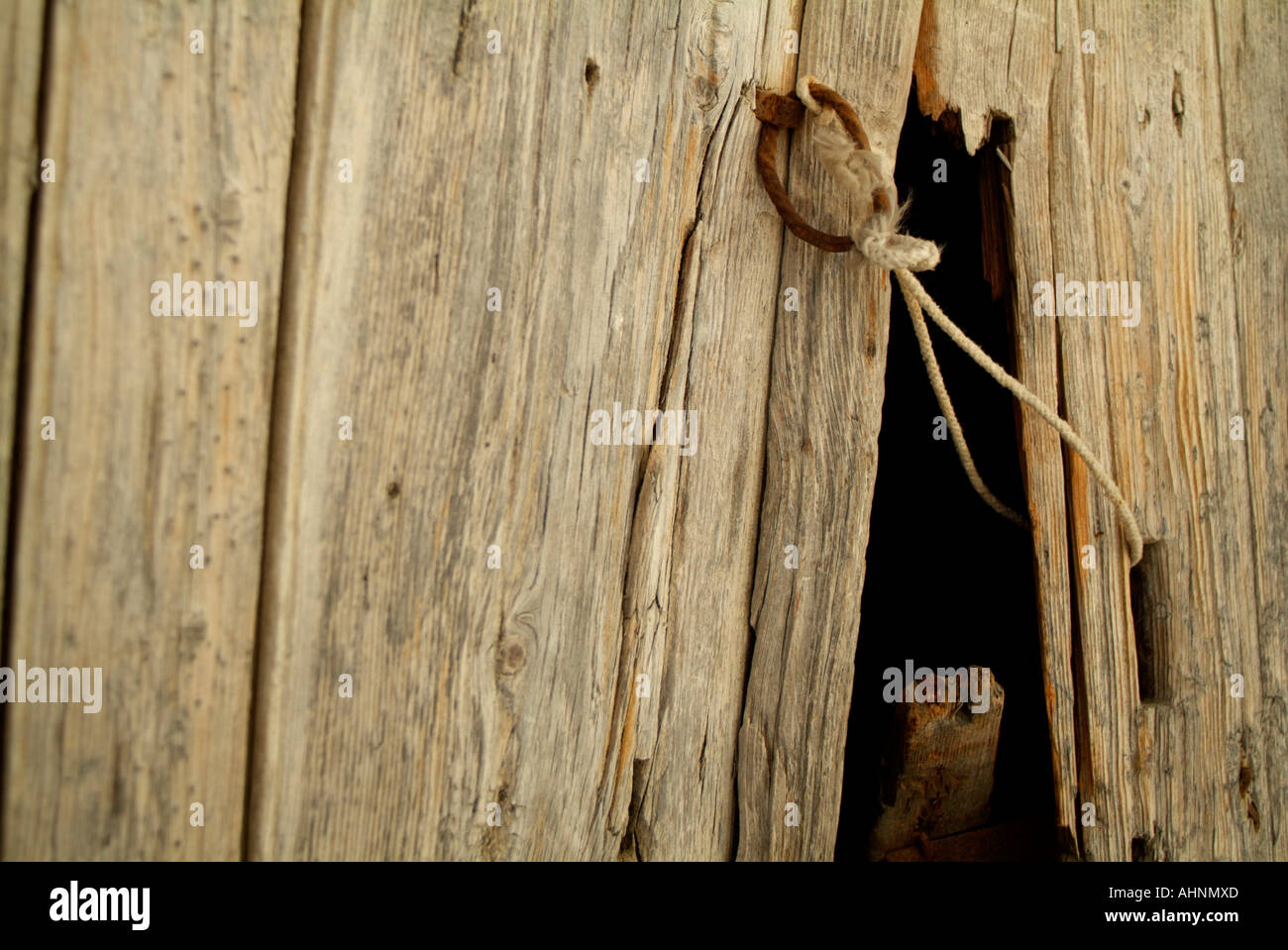 broken wooden door Stock Photo - Alamy