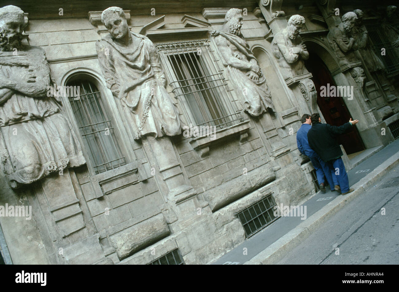 Milan italy casa degli omenoni hi-res stock photography and images - Alamy