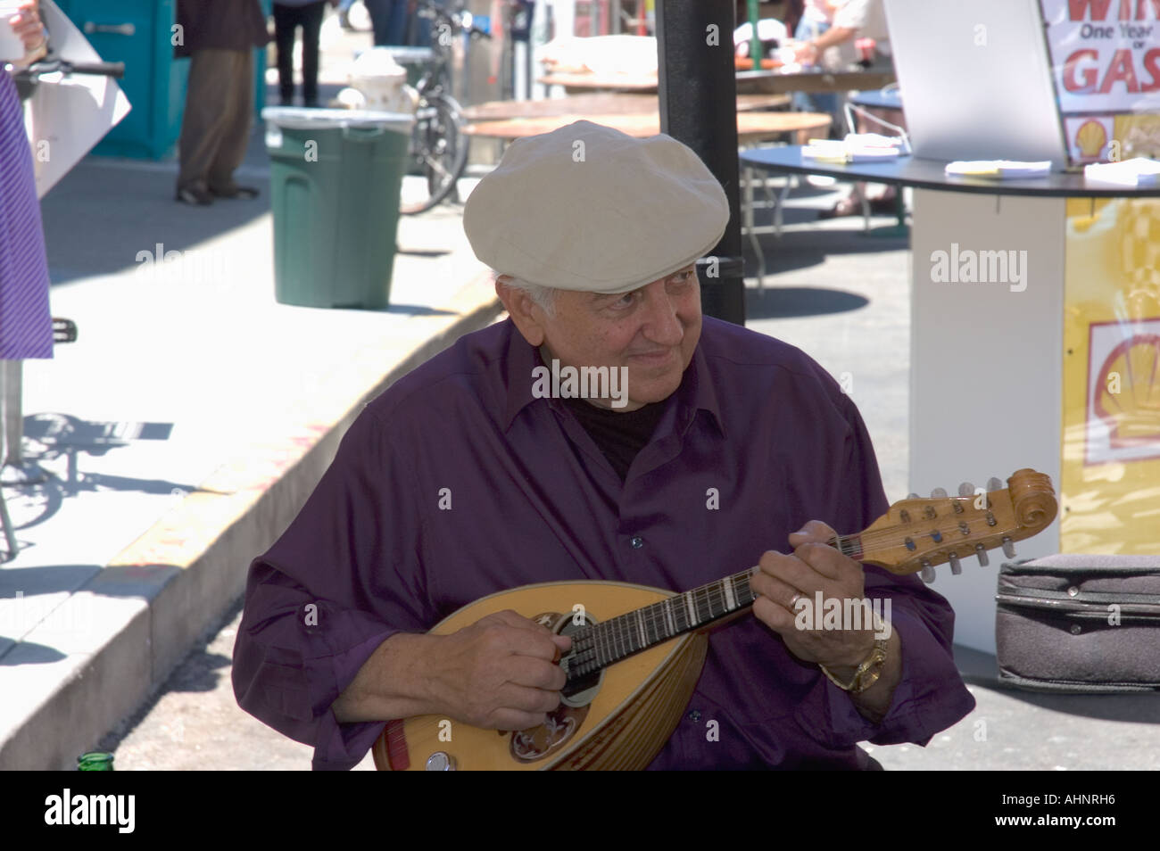 Italian Gentleman playing mandolin Stock Photo - Alamy