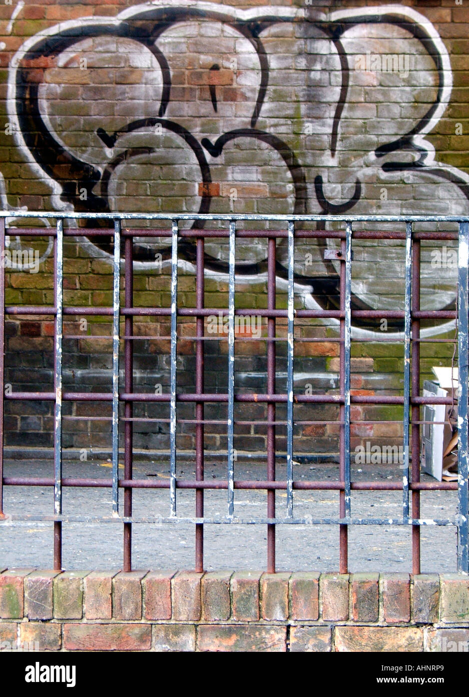 Graffiti urban expression pollution hi-res stock photography and images ...