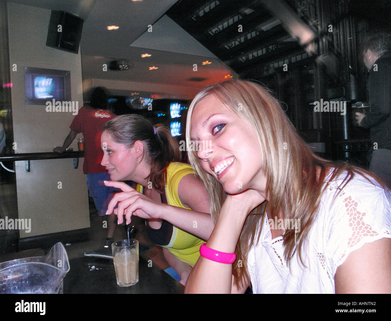 Girls on a night out hi-res stock photography and images - Alamy