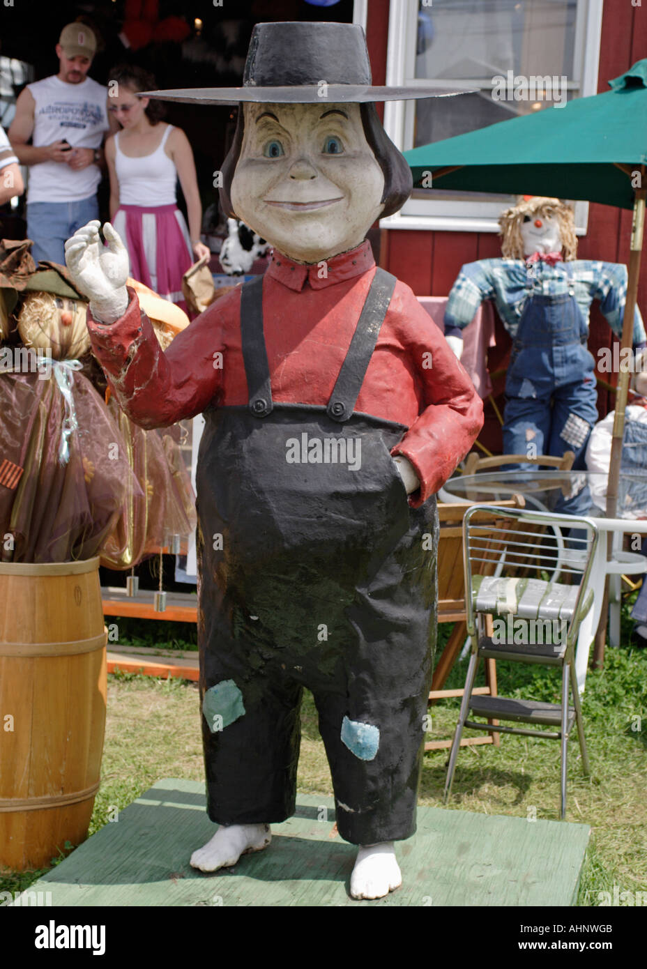 Amish Man Statue at Kutztown Folk Festival Stock Photo - Alamy