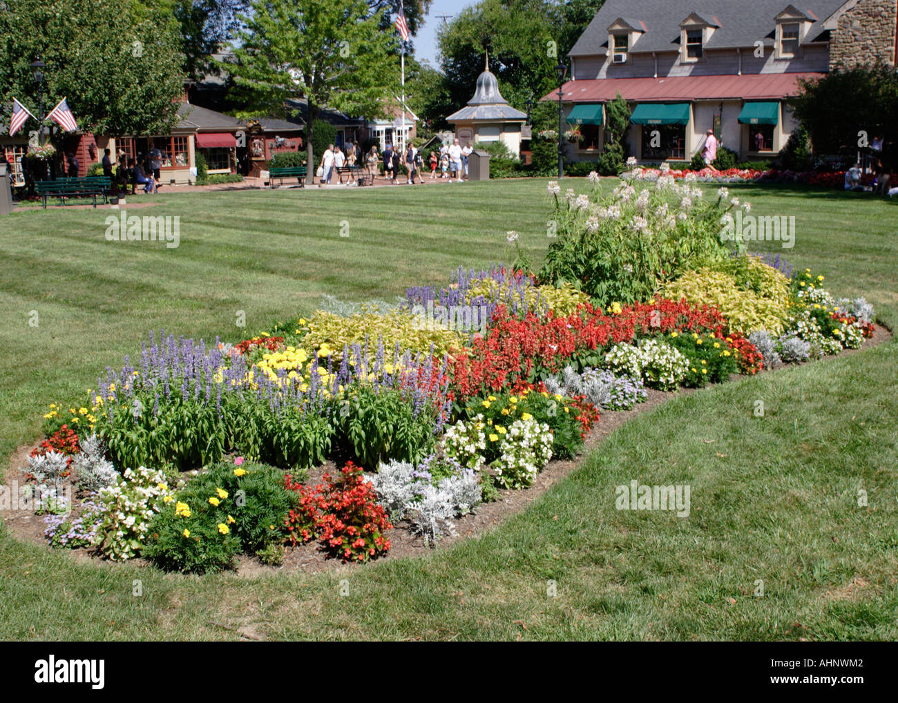Landscaped flowers hi-res stock photography and images - Alamy