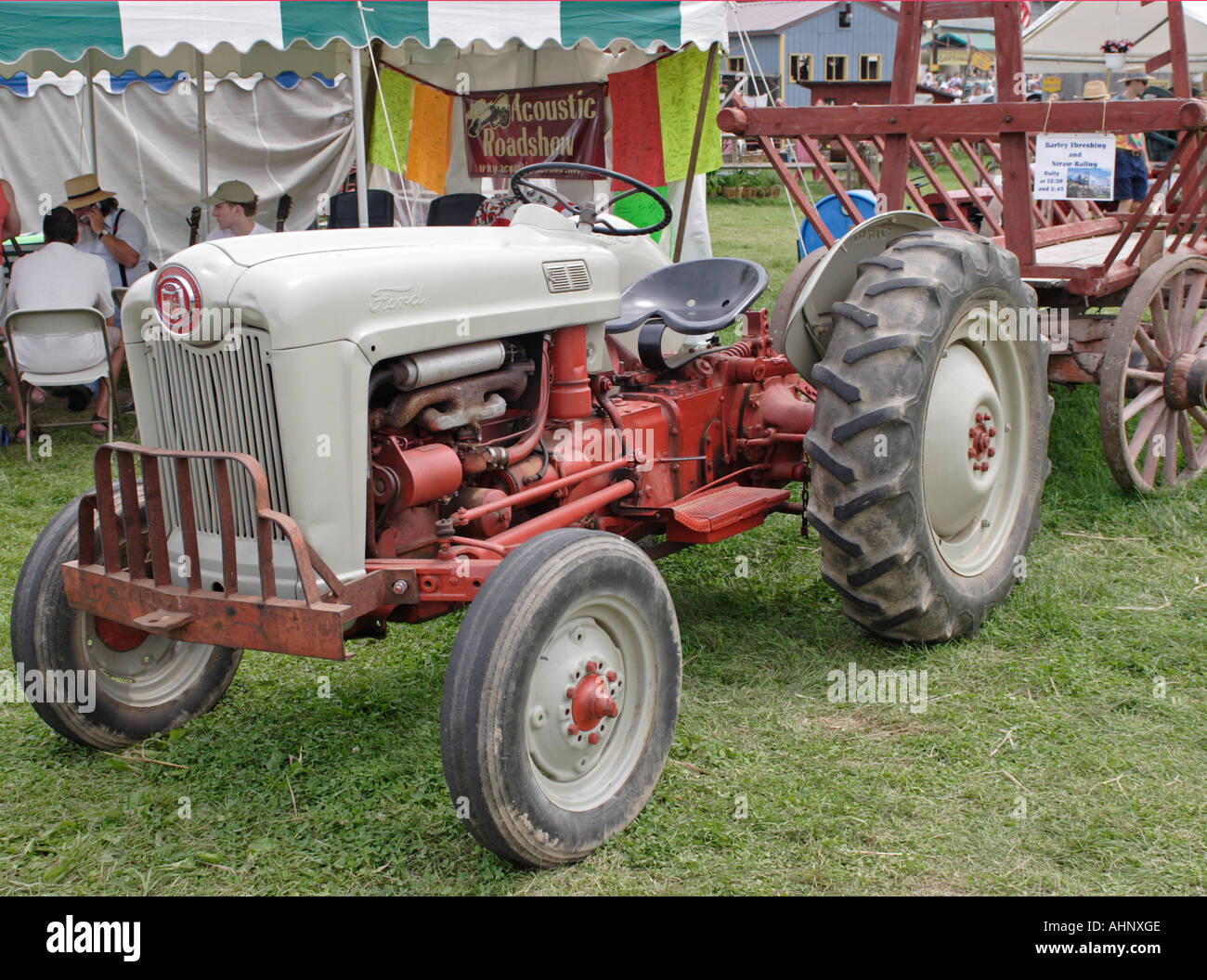 Old Ford tractor Stock Photo - Alamy