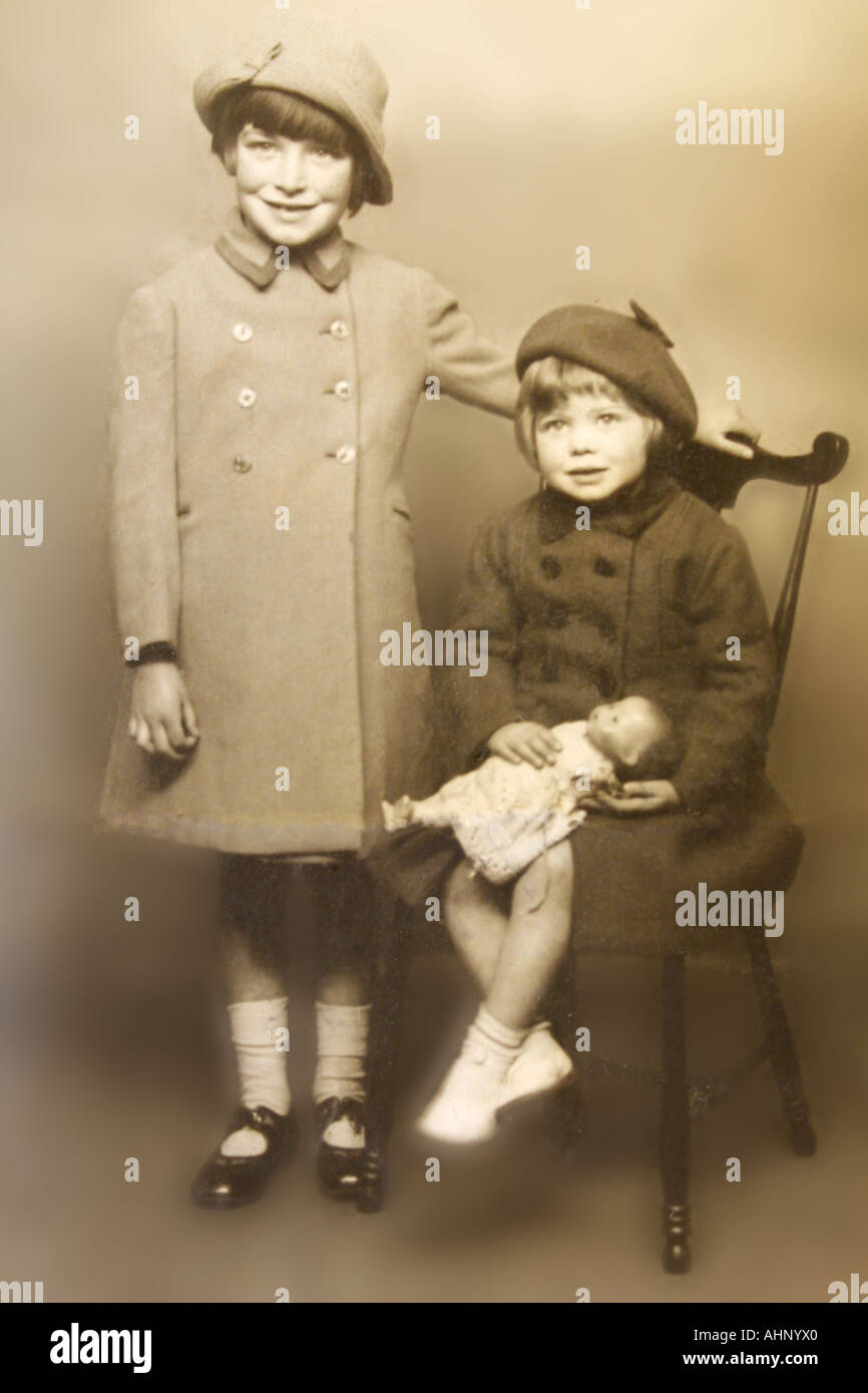 Circa 1930 children hi-res stock photography and images - Alamy