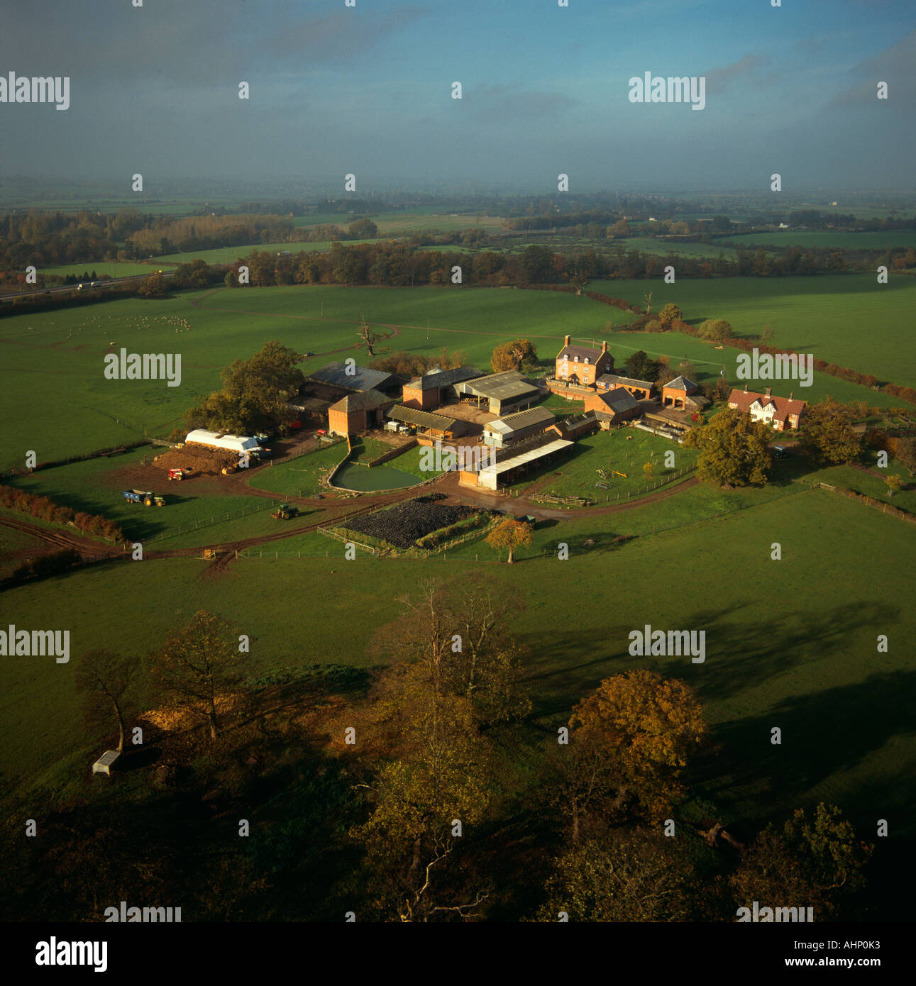 English farm house hi-res stock photography and images - Alamy