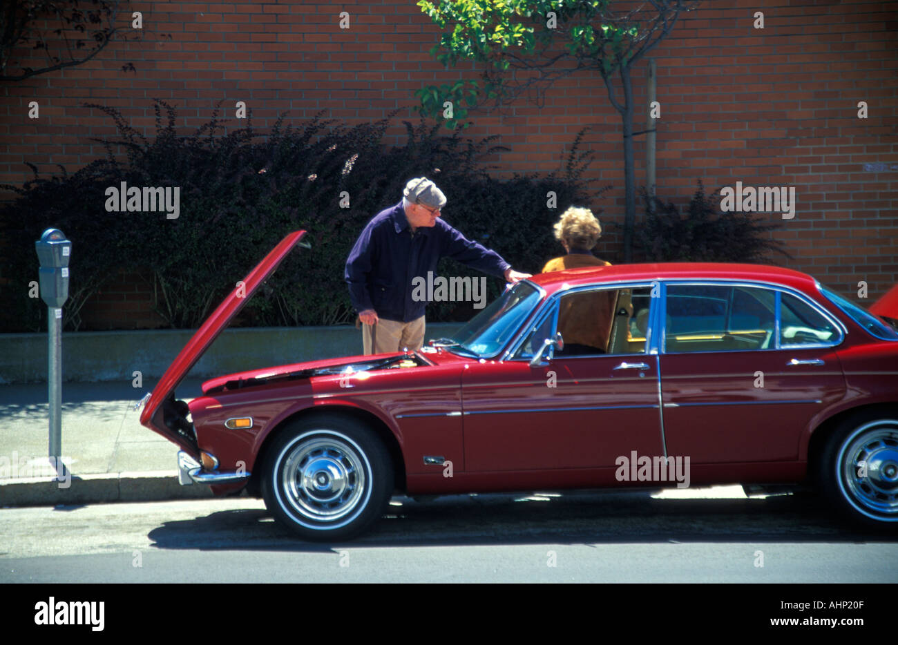 Broken down old car hi-res stock photography and images - Alamy