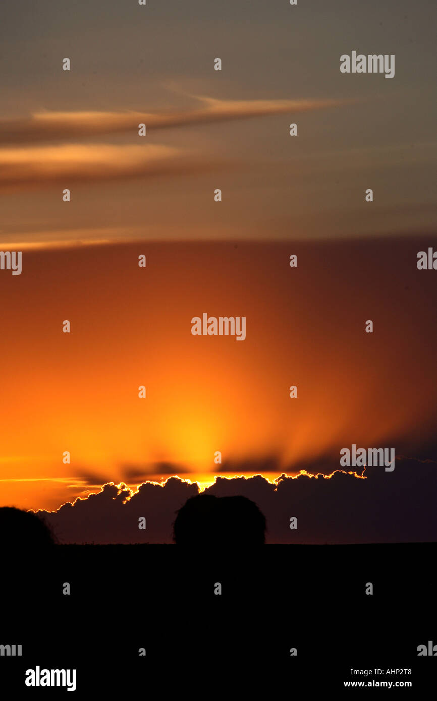Peaking out sun hi-res stock photography and images - Alamy