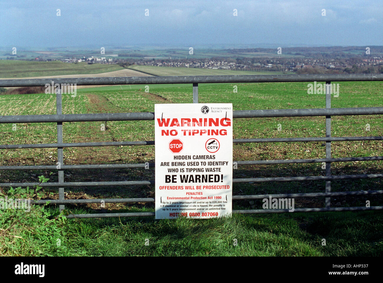 No tipping warning sign Stock Photo - Alamy