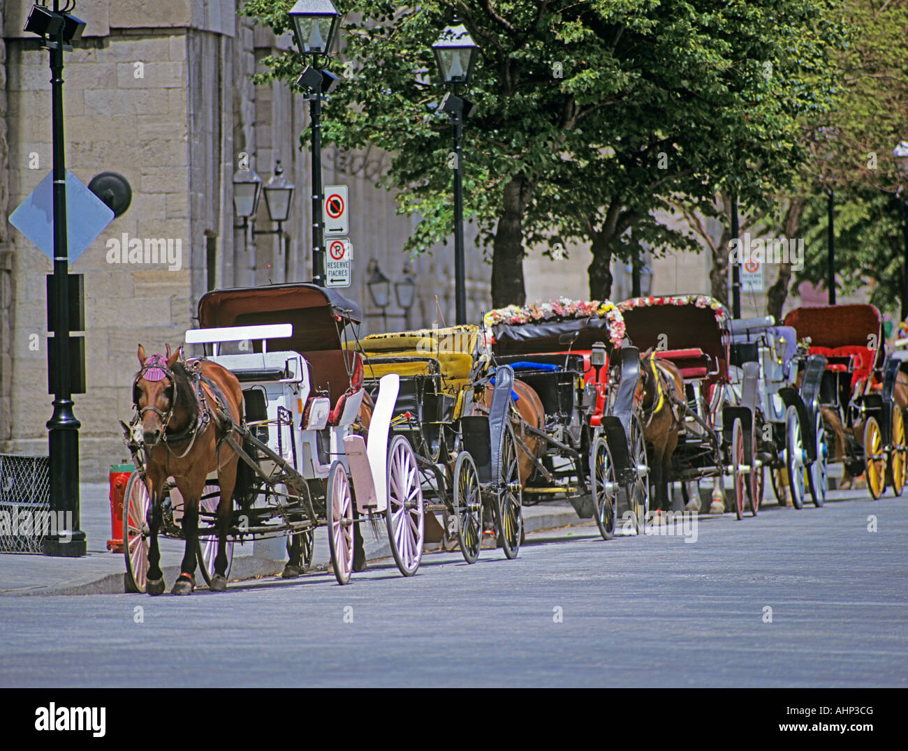 Quebec Montreal [Old Montreal] caleches Stock Photo - Alamy