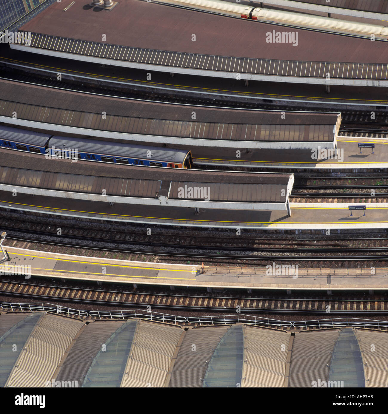Overhead aerial view of platforms and train in station Waterloo London ...