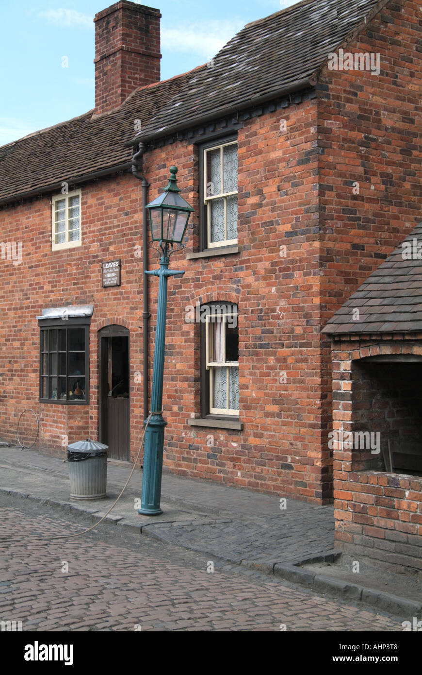TERRACED HOUSE CIRCA 1900. BLACK COUNTRY MUSEUM. DUDLEY. WEST MIDLANDS ...