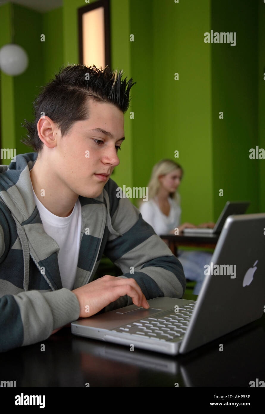 Internet cafe cybercafe hi-res stock photography and images - Alamy