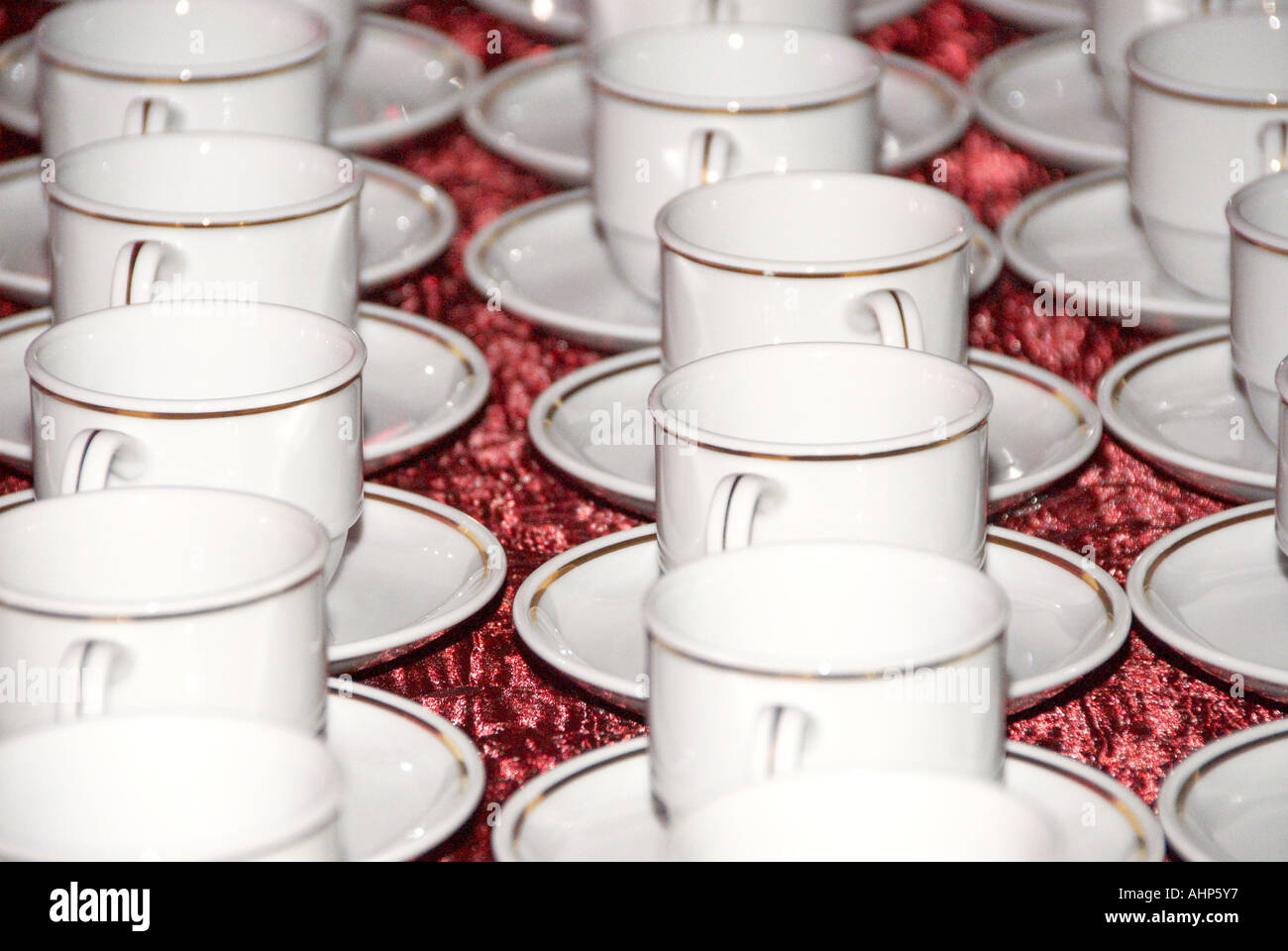 coffee cups lined up Stock Photo - Alamy