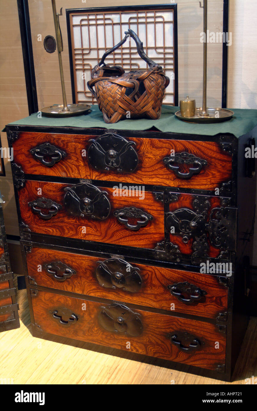 Antique japanese cabinet hi-res stock photography and images - Alamy