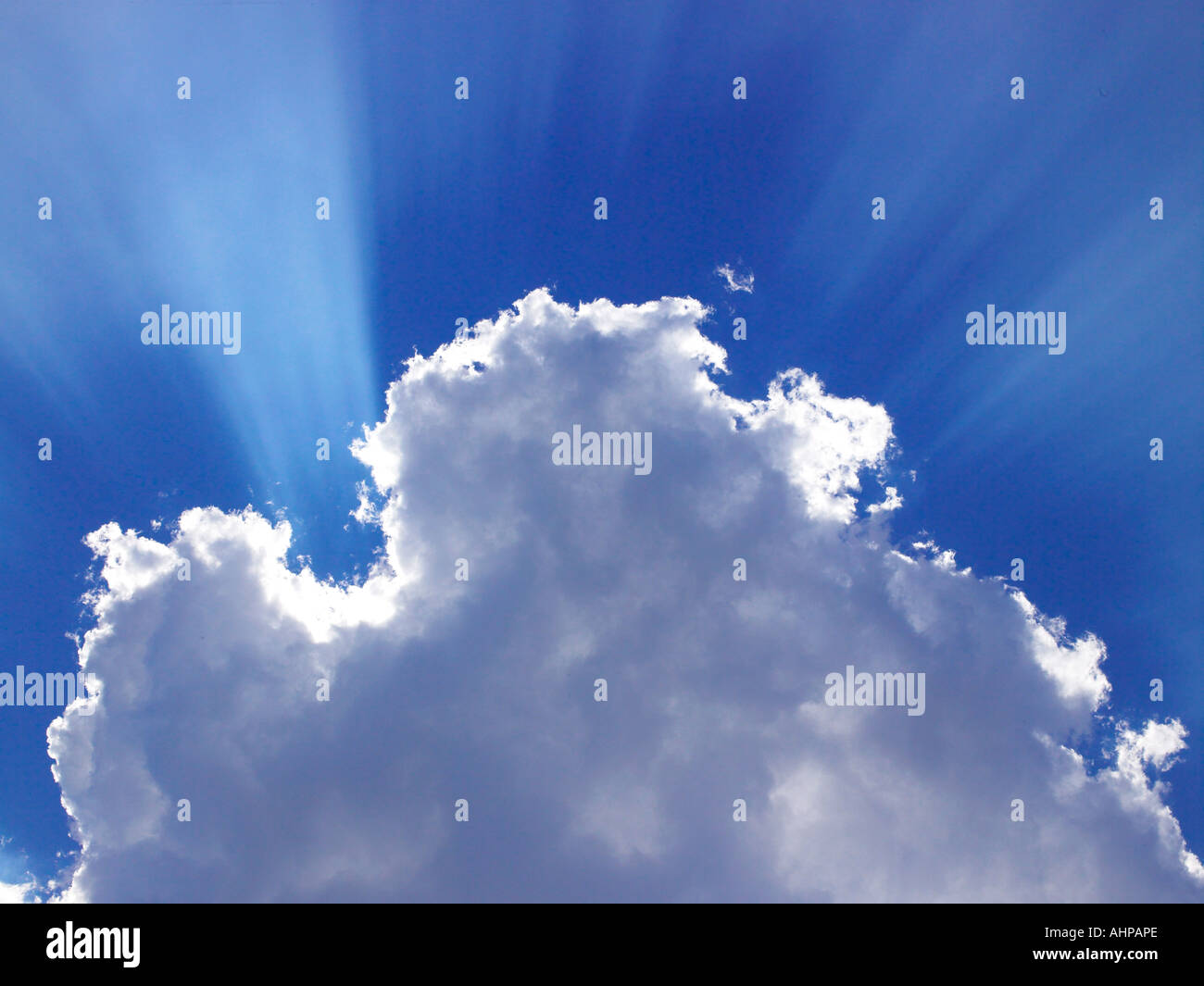 Rays from the sun hi-res stock photography and images - Alamy