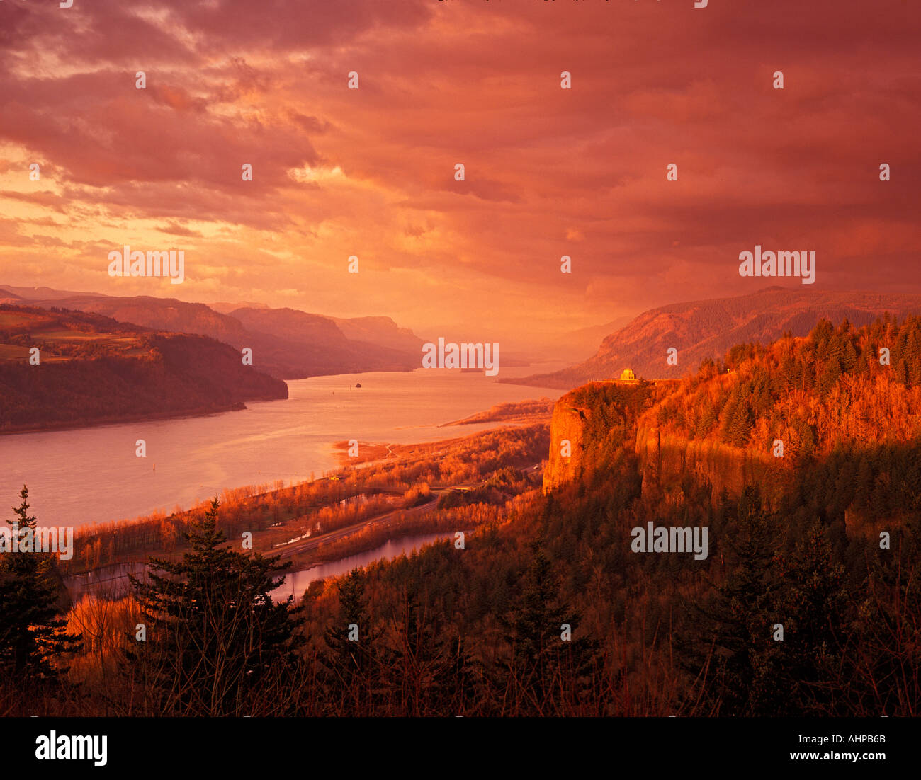 Crown cloud hi-res stock photography and images - Alamy