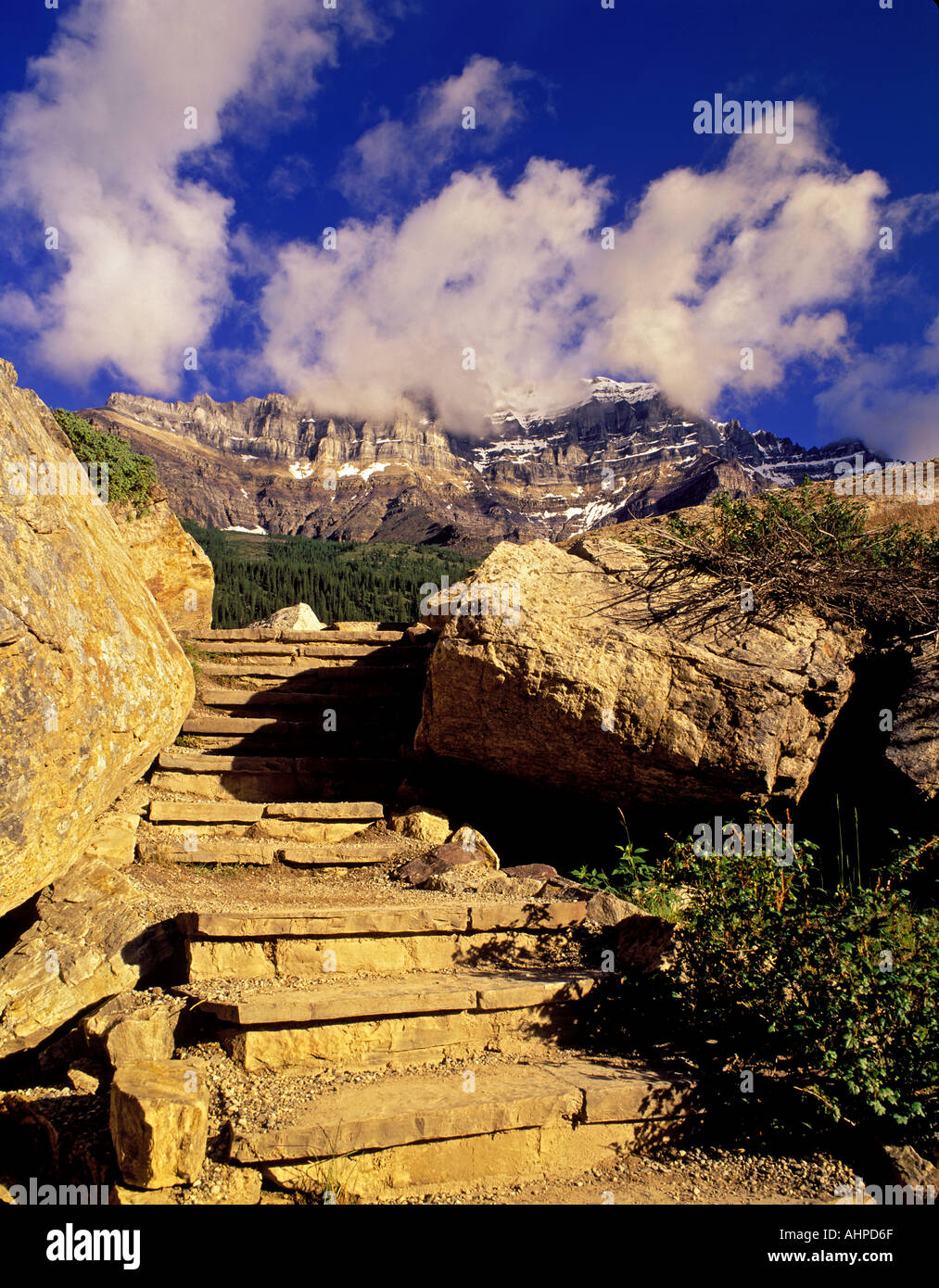 Pinnacle mountain banff national park hi-res stock photography and ...