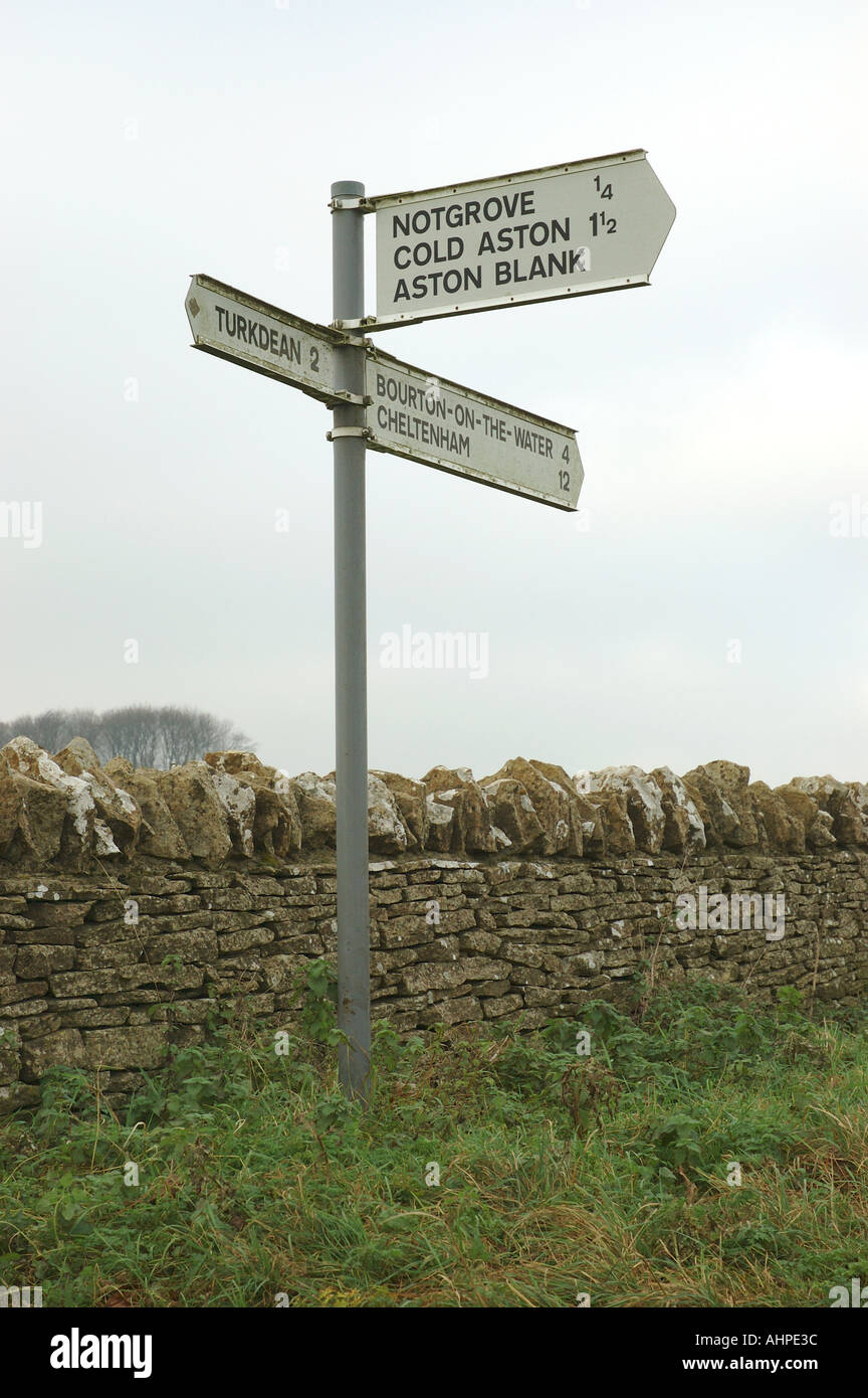 Road sign cheltenham hi-res stock photography and images - Alamy