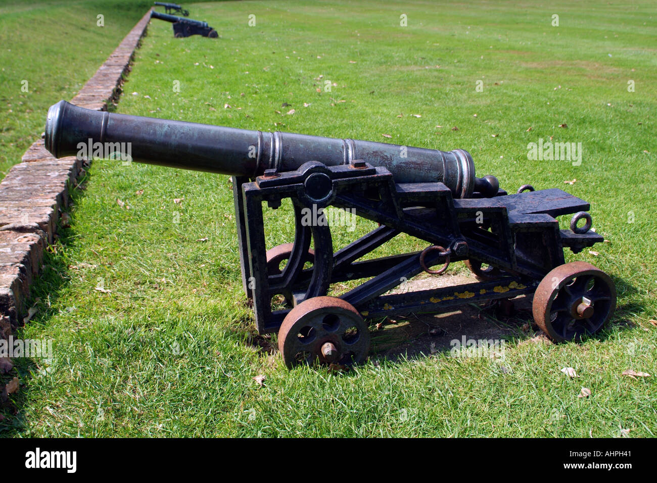 Heavy field cannon hi-res stock photography and images - Alamy