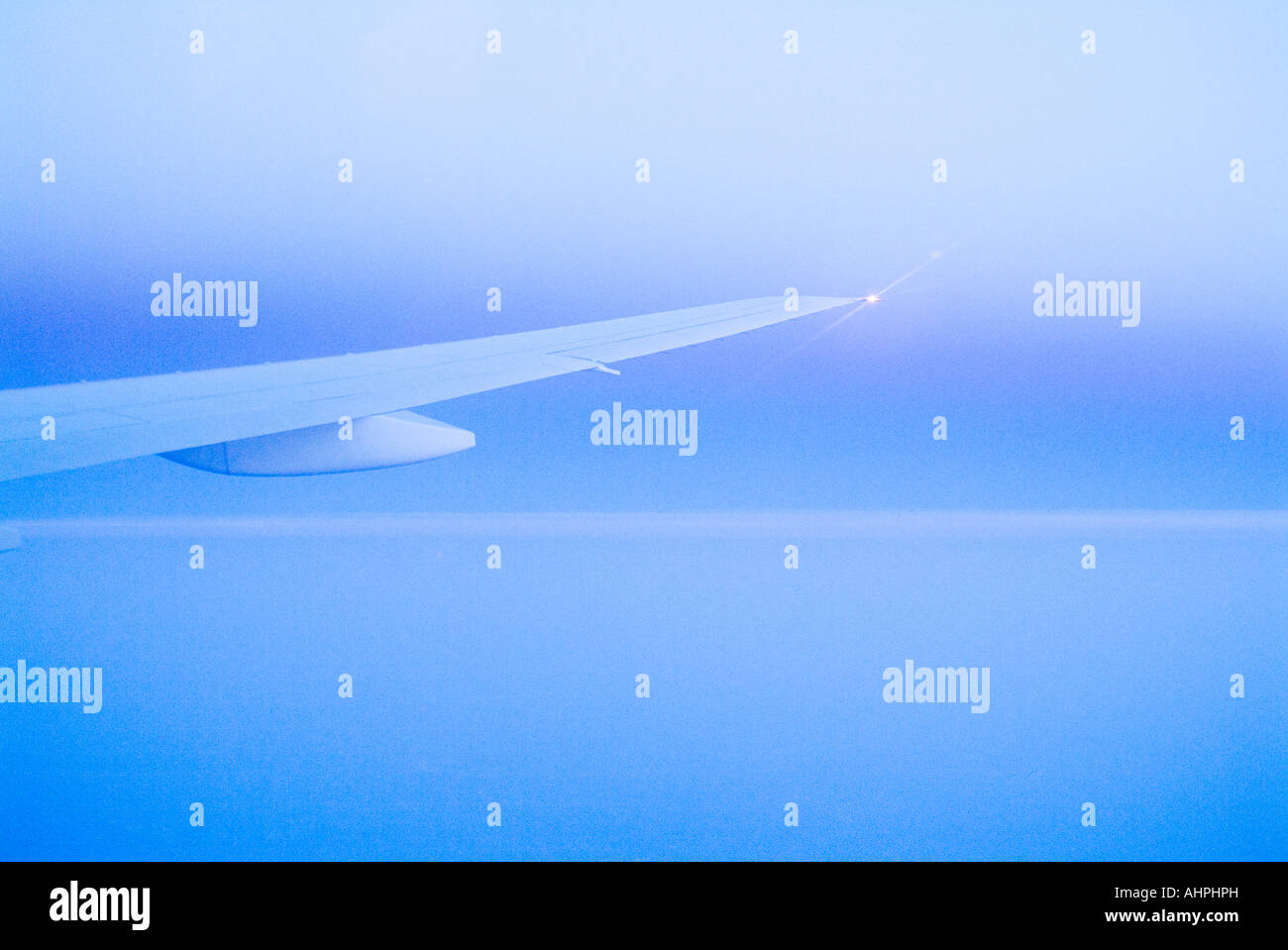 Boeing Jumbo Airplane wing Stock Photo - Alamy
