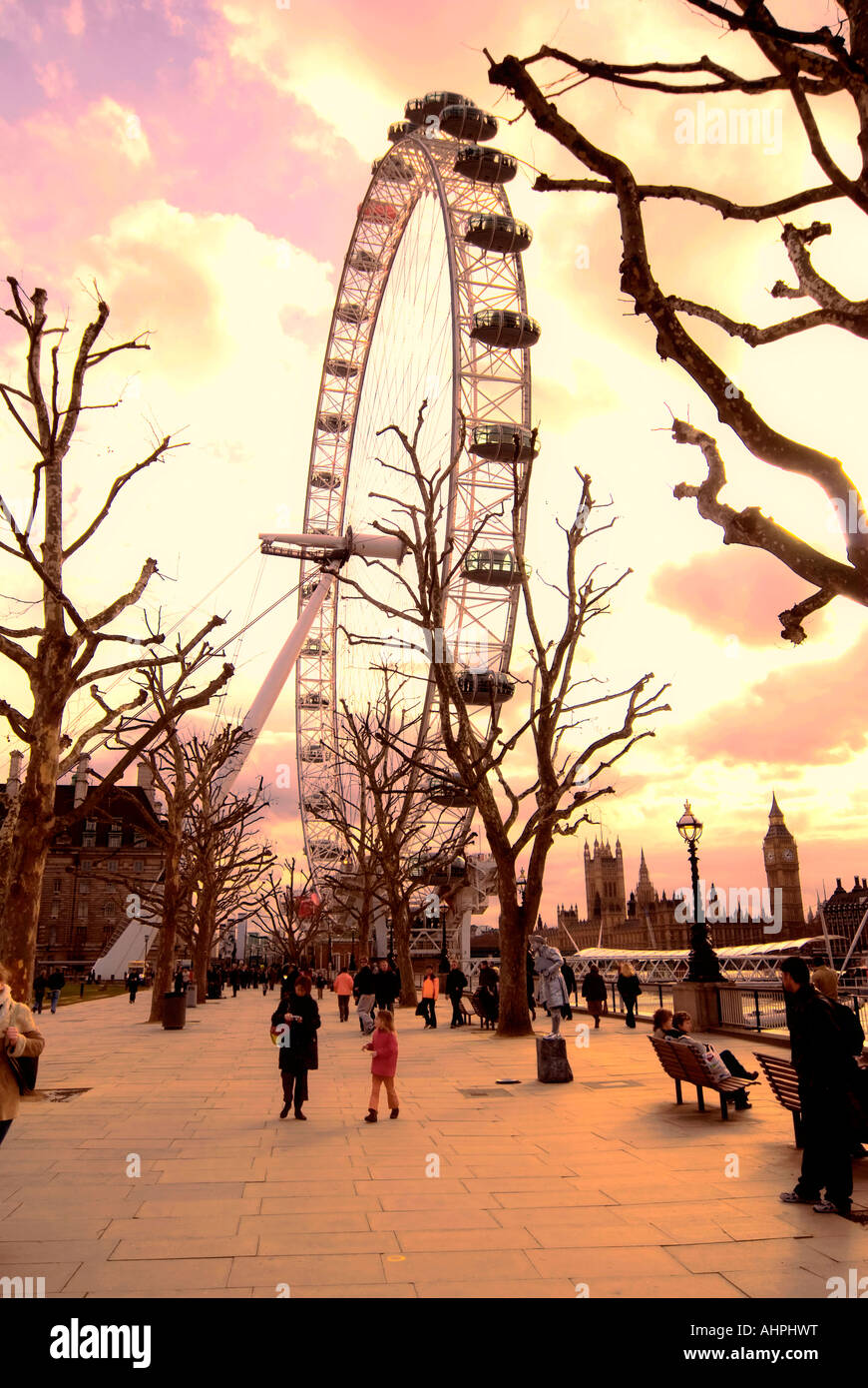London Eye Sunset Vertical Stock Photo - Alamy
