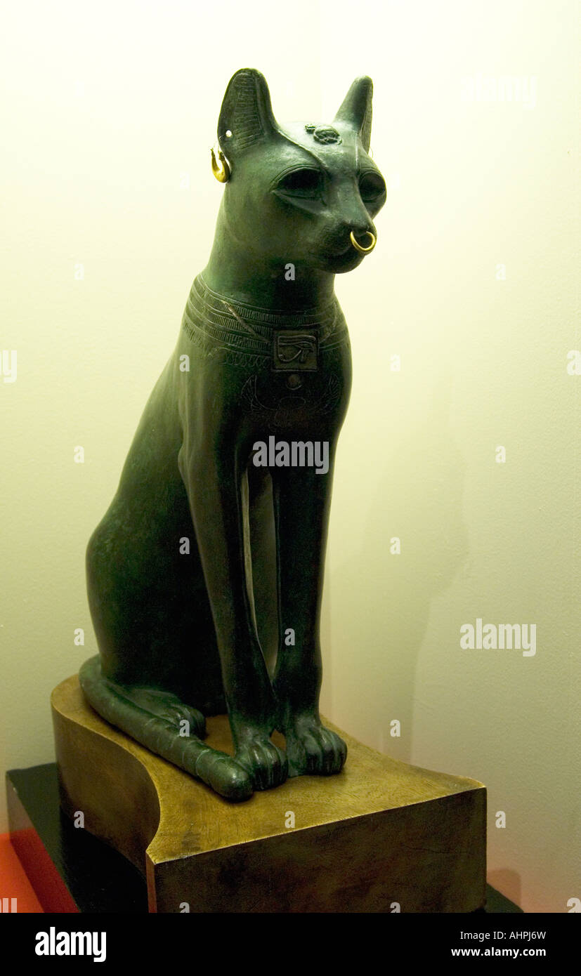 Cat Sculpture, British Museum, London Stock Photo - Alamy