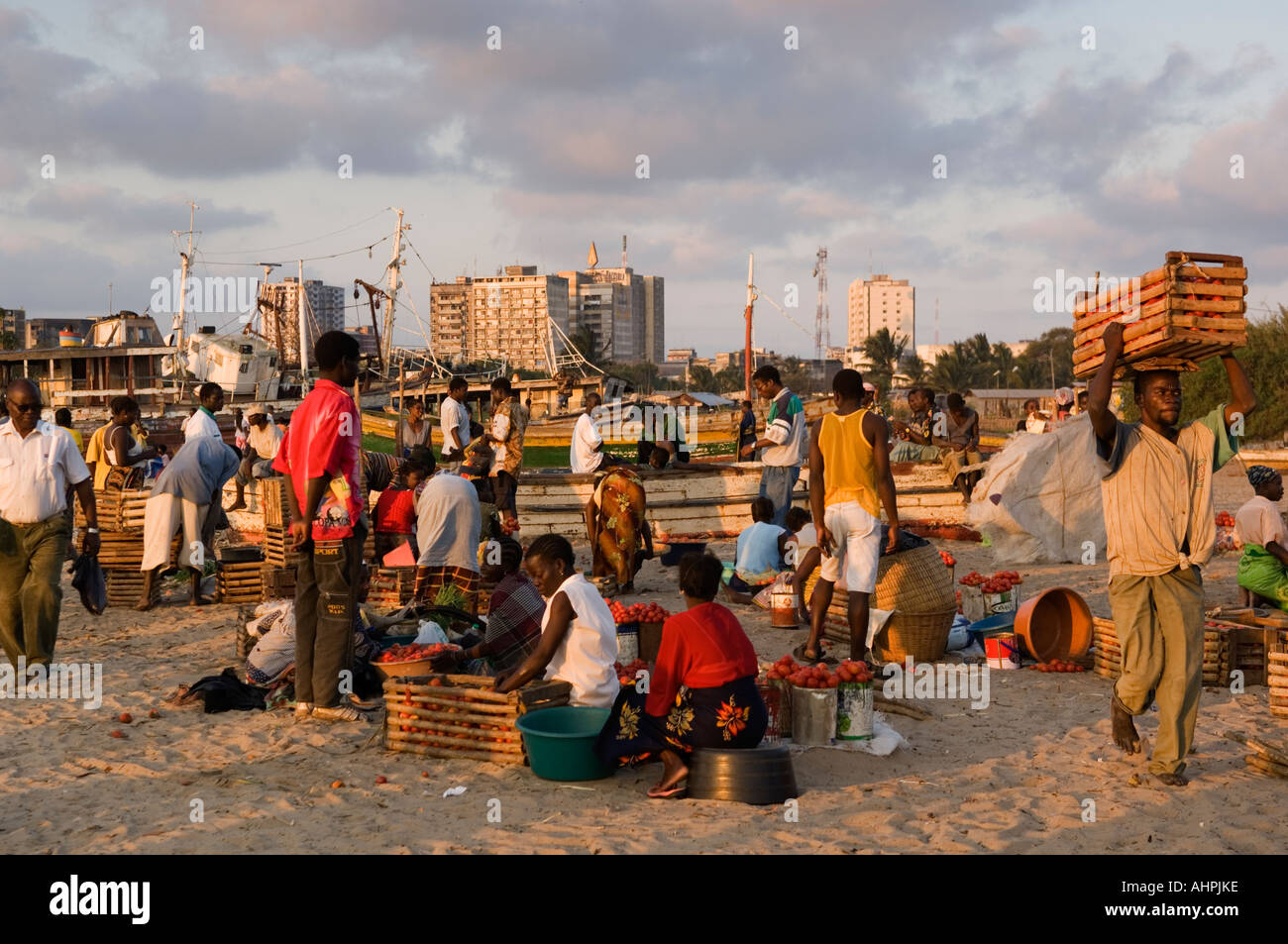 Beach market, Beira, Mozambique Stock Photo - Alamy