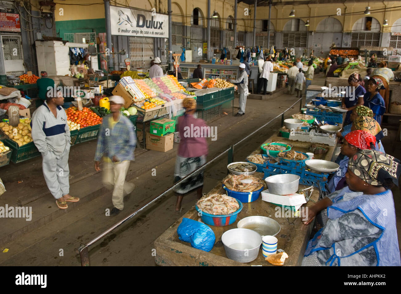 Street market in maputo hi-res stock photography and images - Alamy