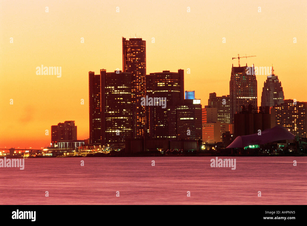 Detroit skyline river water hi-res stock photography and images - Alamy