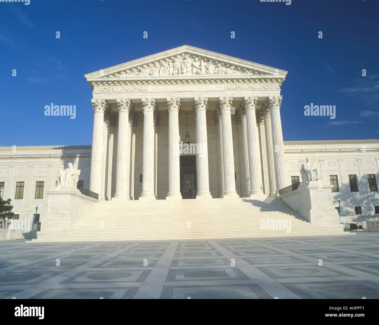 U s supreme court building hi-res stock photography and images - Alamy